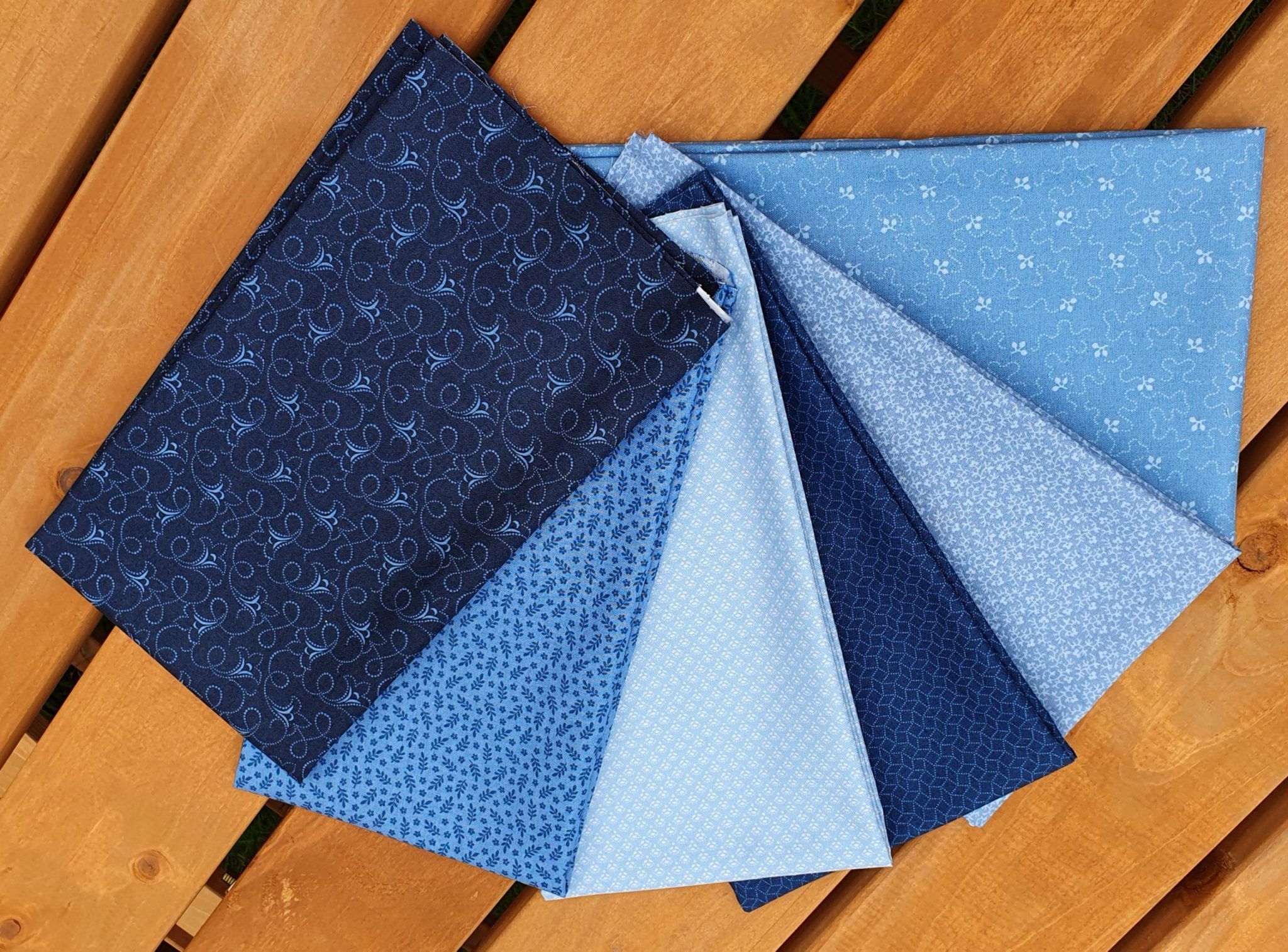 Andover Tonal Ditzy Blue Indigo Fat Quarter Bundle - Bright Quilting